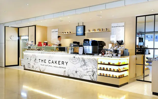 The Cakery (置地廣場中庭)'s Photo - Western Cake in Central The Landmark Hong ...